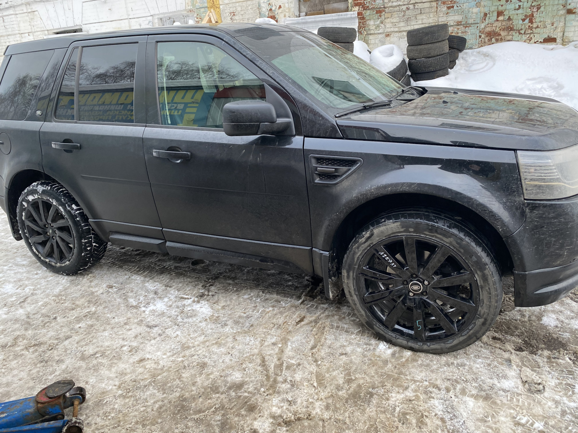 Примерка резины R21 — Land Rover Freelander 2 (L359), 2,2 л, 2011 года ...