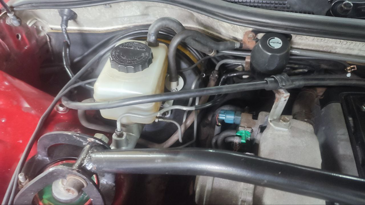 Установка вакуумника и ГТЦ UCF 30. — Toyota Chaser (100), 2,5 л, 1997 ...