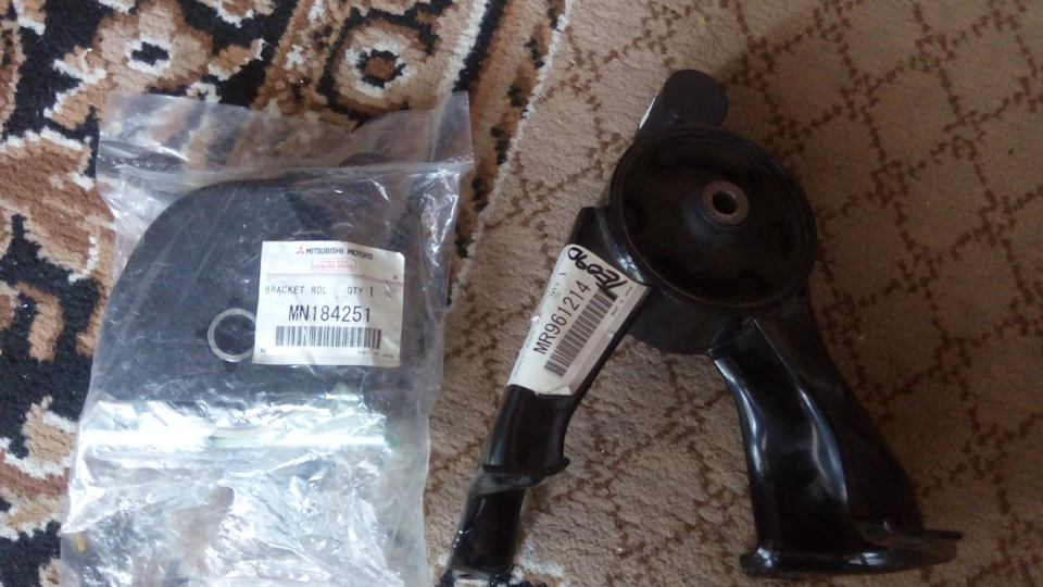 Замена опоры двигателя! — Mitsubishi Lancer IX, 2 л, 2006 года | своими ...