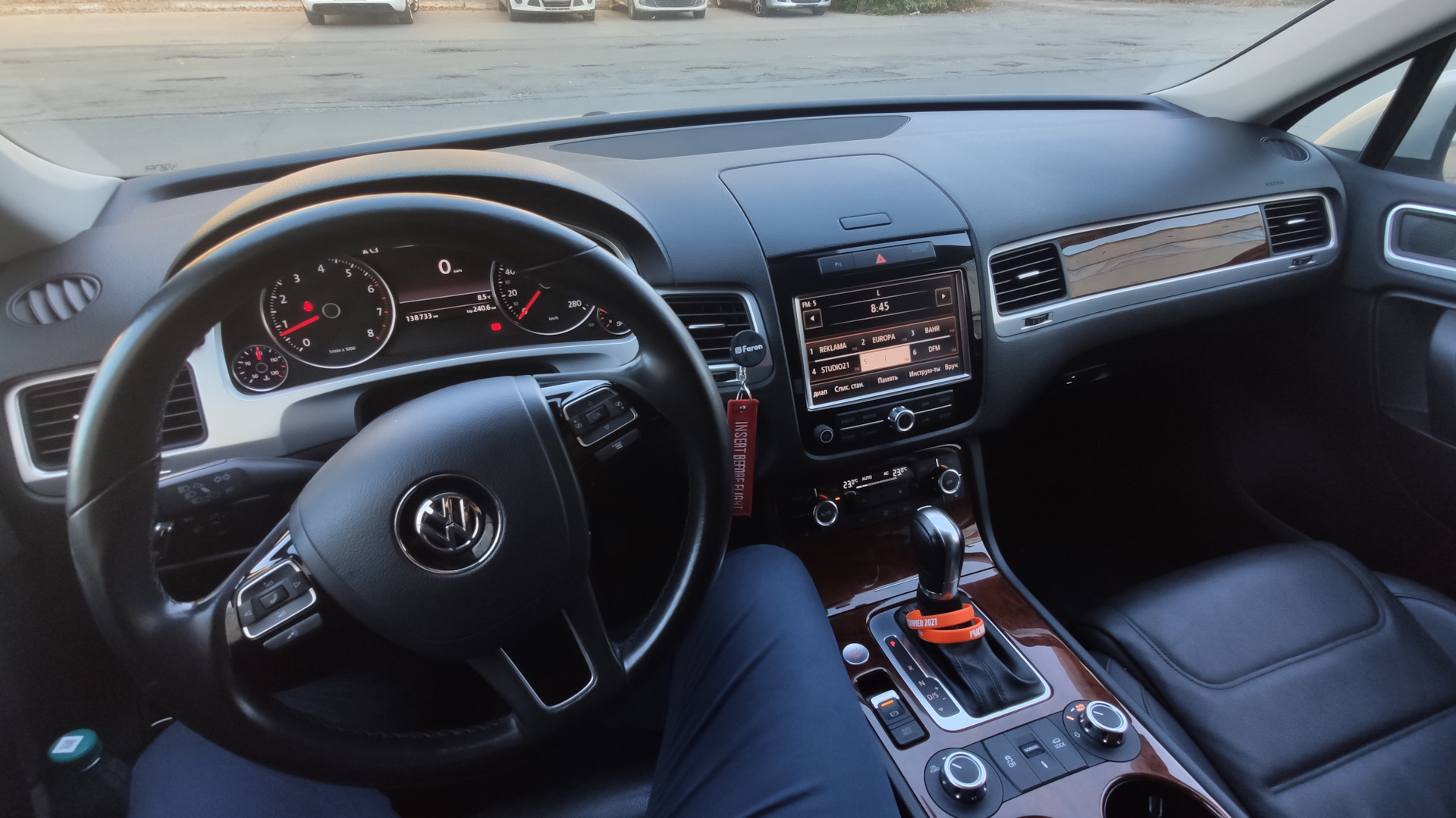 Volkswagen Touareg (2G) 3.6 бензиновый 2012 | R36 Стенс-Пенсия AirRide ...