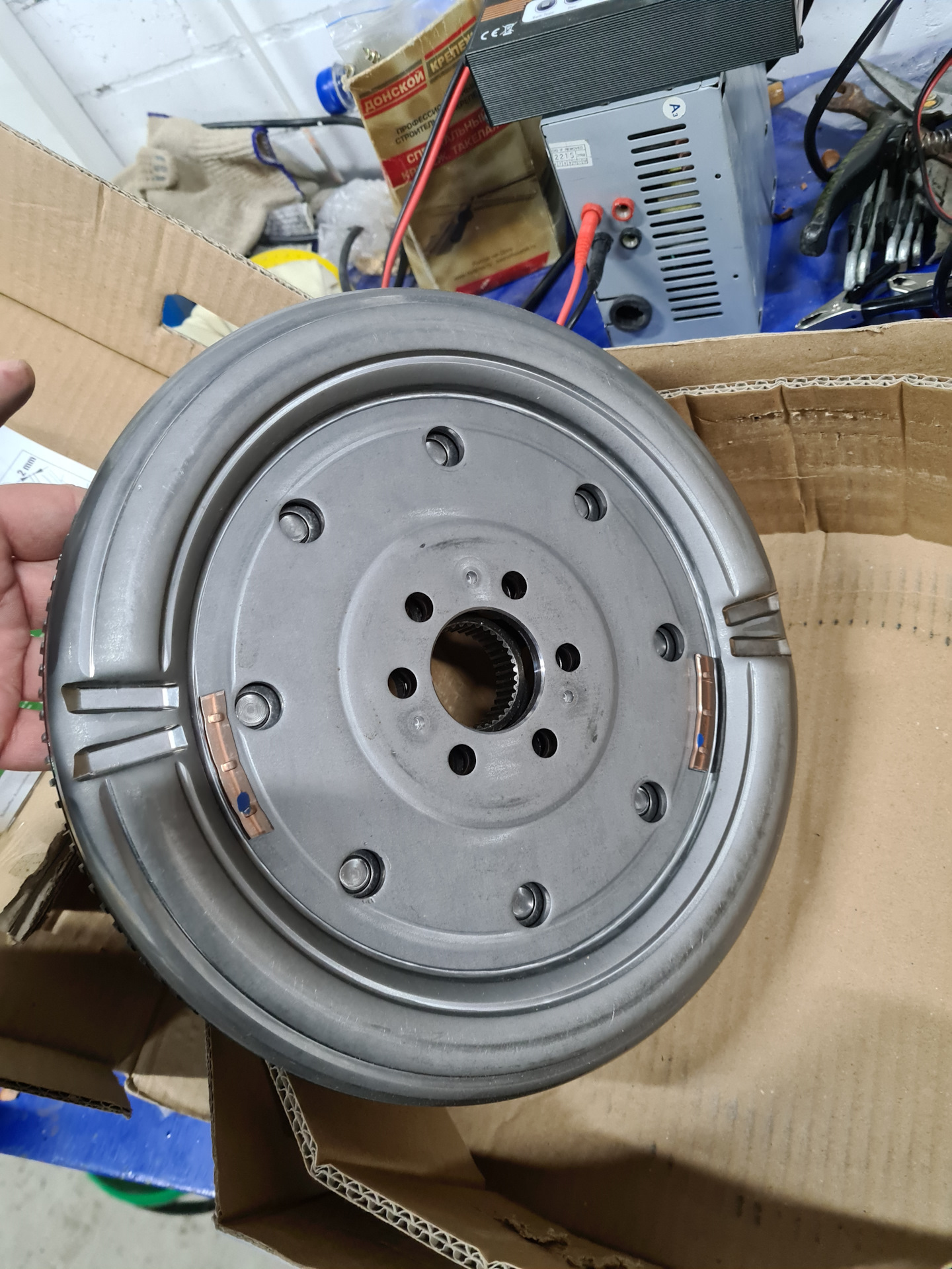 Замена двухмассового маховика. — Volkswagen Sharan (2G), 2 л, 2014 года ...