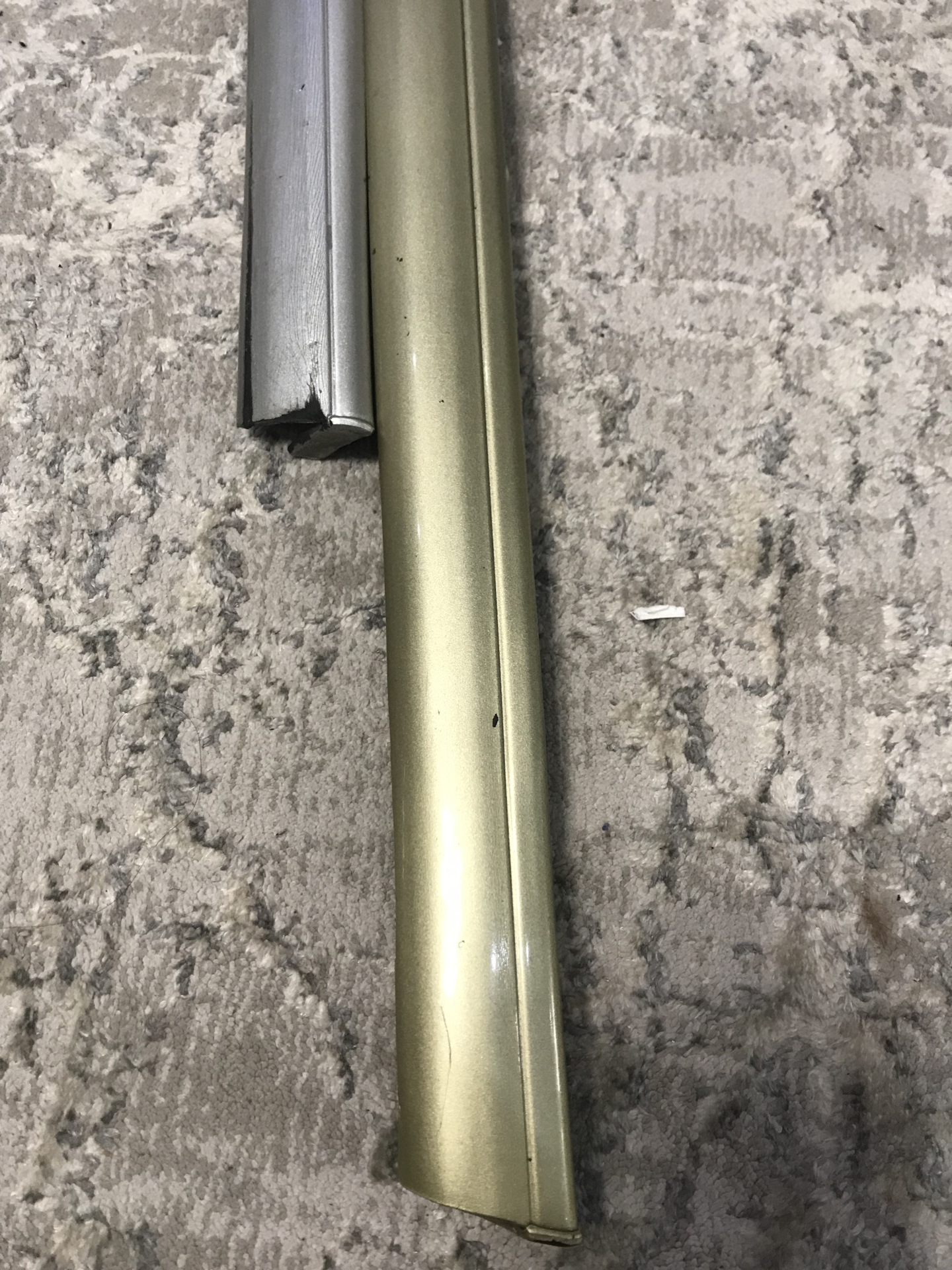 Молдинг двери нижний (металл-резина) и замена старых клипс — Toyota ...