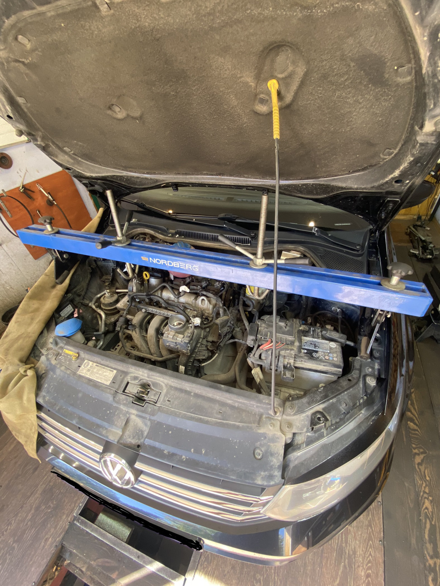 Замена ремня грм CWVA — Volkswagen Polo Sedan, 1,6 л, 2017 года ...