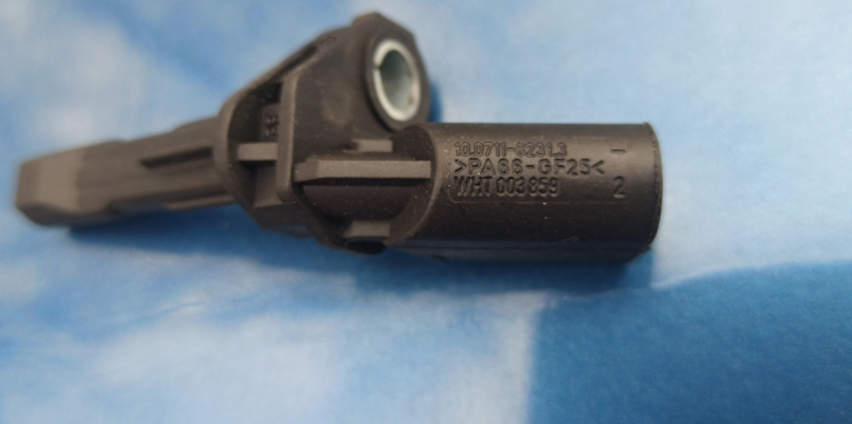 WHT003859 Датчик числа оборотов VAG | Запчасти на DRIVE2