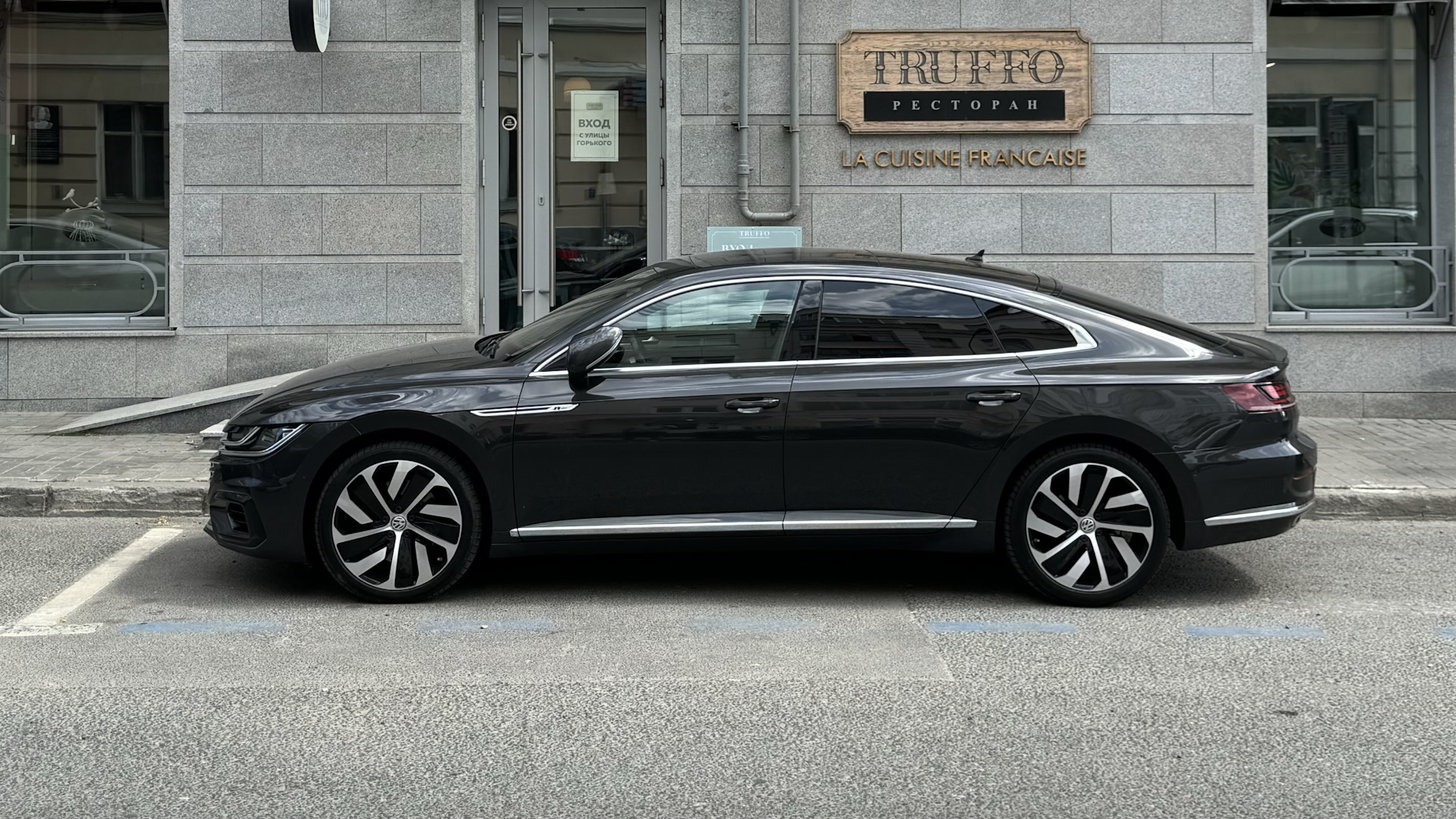 Volkswagen Arteon 2.0 дизельный 2018 | R-Line на DRIVE2