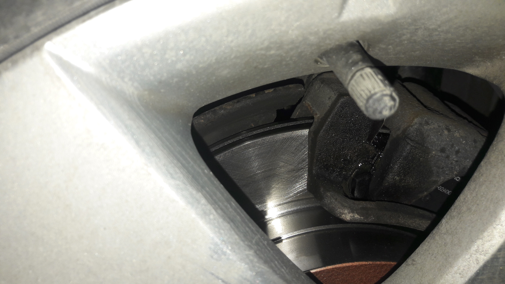 Замена свечей, тормозных дисков и колодок. — Chevrolet Captiva (1G), 2 ...