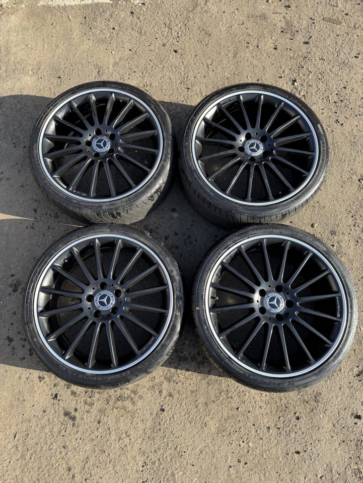 Шины летние Michelin 235/35 R19, литые диски Mercedes 8,5Jx19 ET54 5x112 на Mercedes-Benz C 63 ...