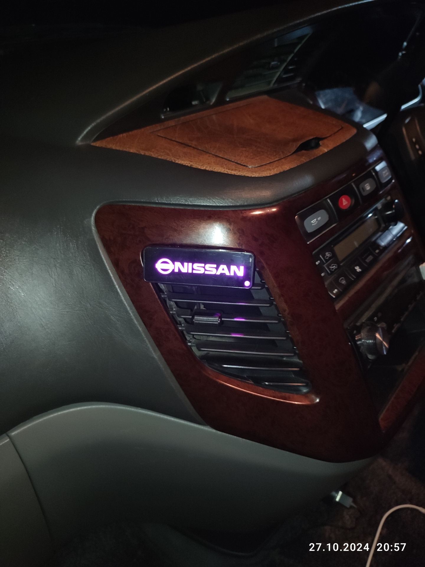 Мелочь, а приятно. — Nissan Elgrand (E50), 3,2 л, 1998 года | аксессуары | DRIVE2