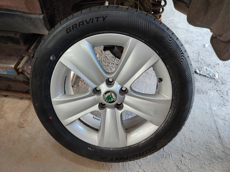 Летние шины — Skoda Yeti, 1,8 л, 2012 года | шины | DRIVE2