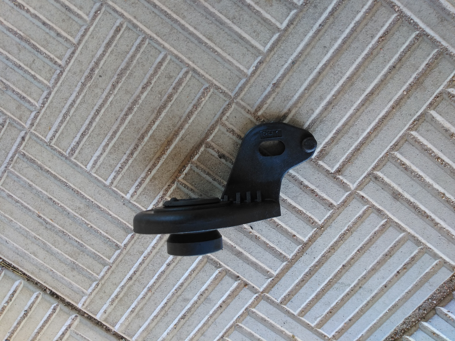 Козырьки на зеркала, кронштейн радиатора верхний — Chevrolet Aveo Sedan ...