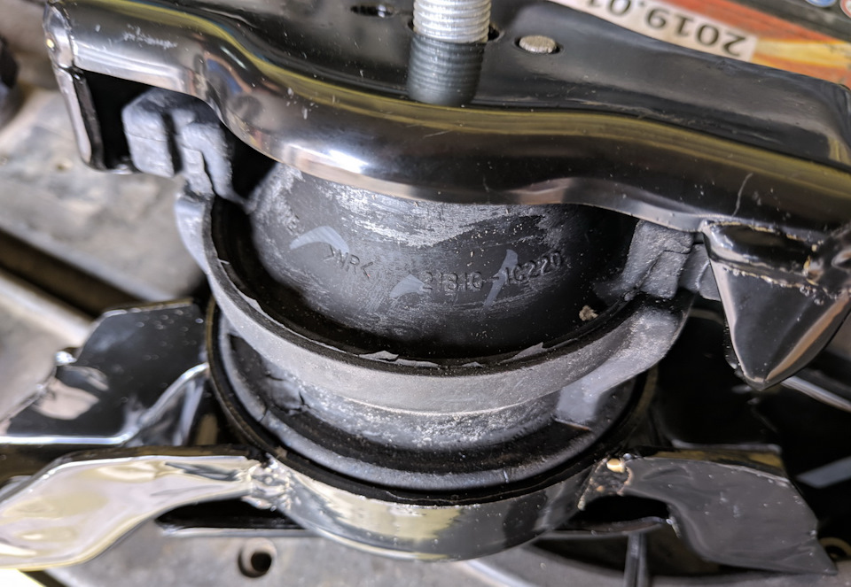 замена подушек двигателя — Hyundai Getz, 1,4 л, 2006 года | своими ...