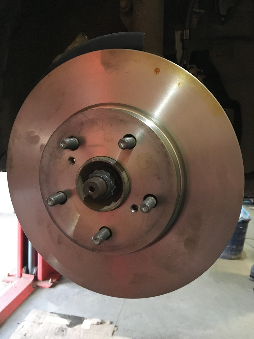 Махнул передные торм диски и колодки — Toyota Camry (XV50), 2,5 л, 2012 ...