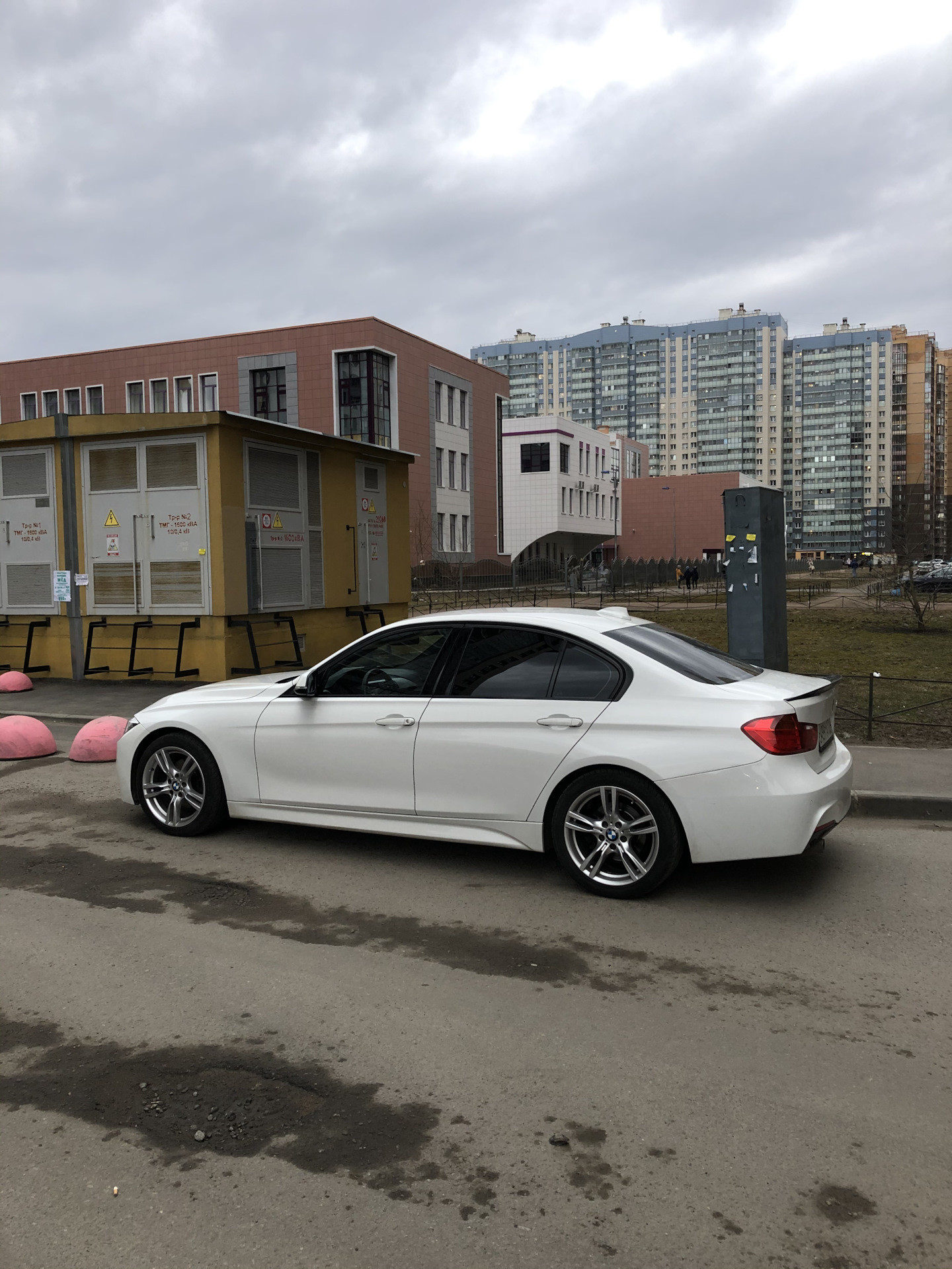Спойлер (а-ля дак-тейл) — BMW 3 series (F30), 2 л, 2013 года | стайлинг ...