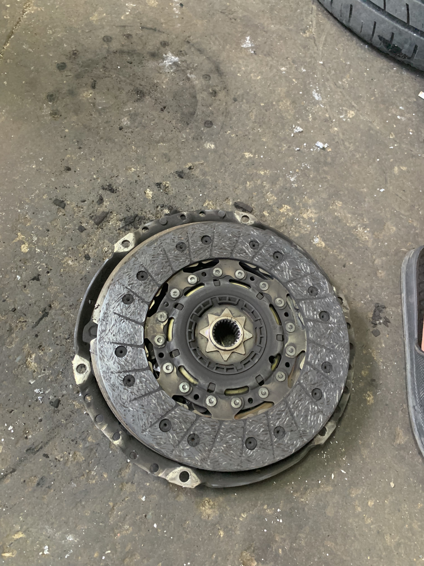 29. Замена сцепления. Бензонасос на своём месте. — Saab 9-3 (2G), 2,8 л ...