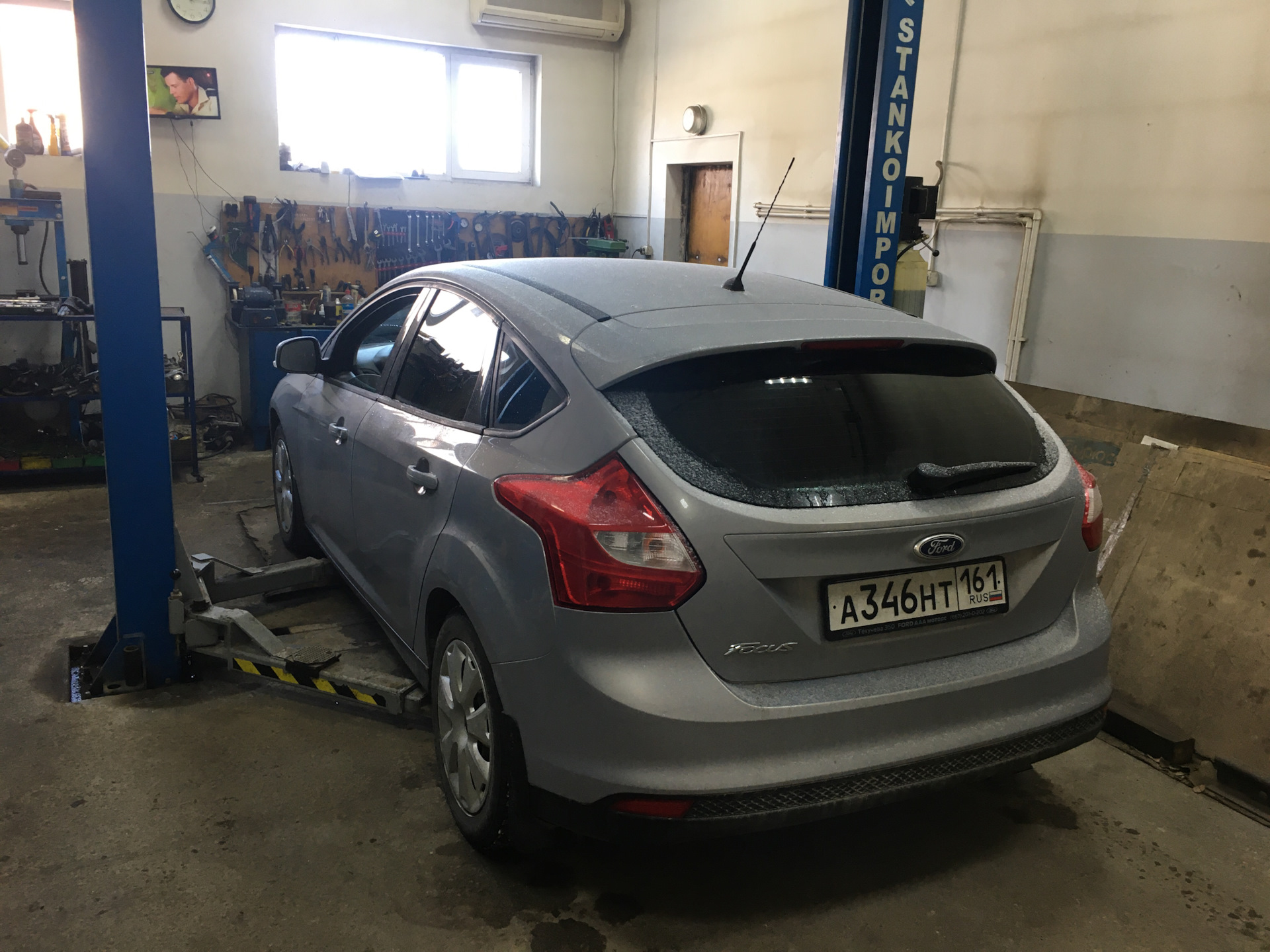 Замена сальника правого привода. — Ford Focus III Hatchback, 1,6 л ...