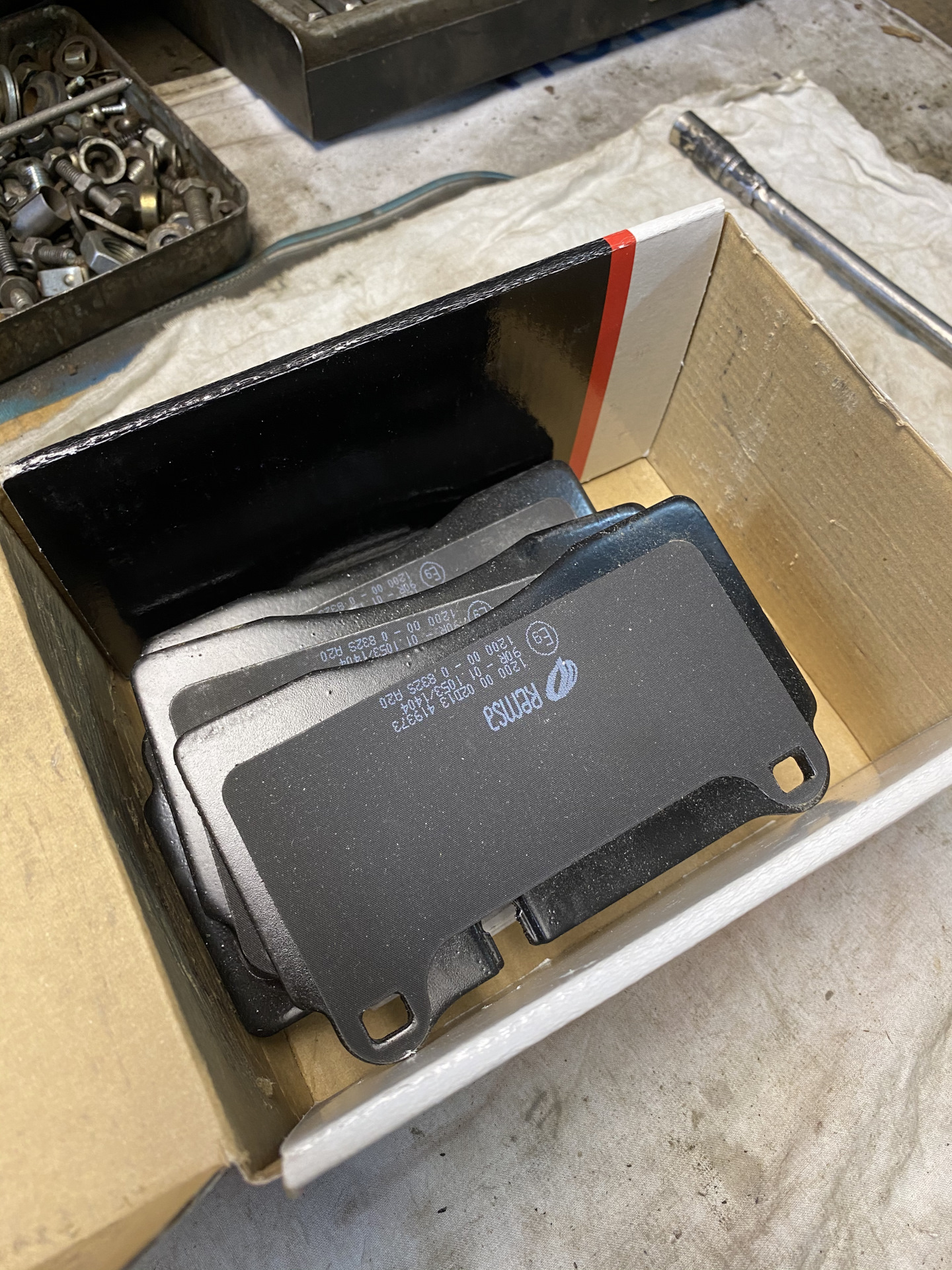 Замена колодок — Volkswagen Touareg (1G), 3 л, 2008 года | плановое ТО ...