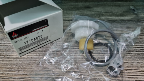 1770A076 Датчик топливного фильтра Mitsubishi | Запчасти на DRIVE2