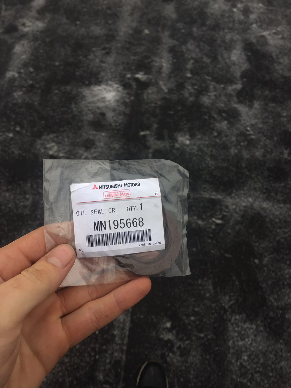 Замена переднего сальника колен вала — Mitsubishi Lancer X, 1,5 л, 2007 ...