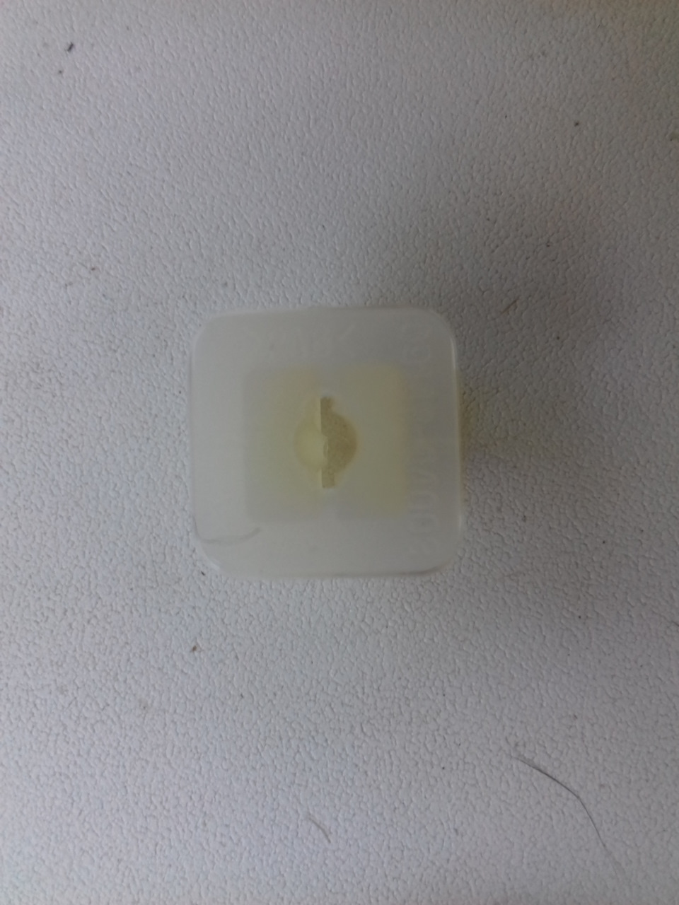 Клипса (пинстон) подкрылка. — Chevrolet Aveo Sedan (1G), 1,2 л, 2007 ...