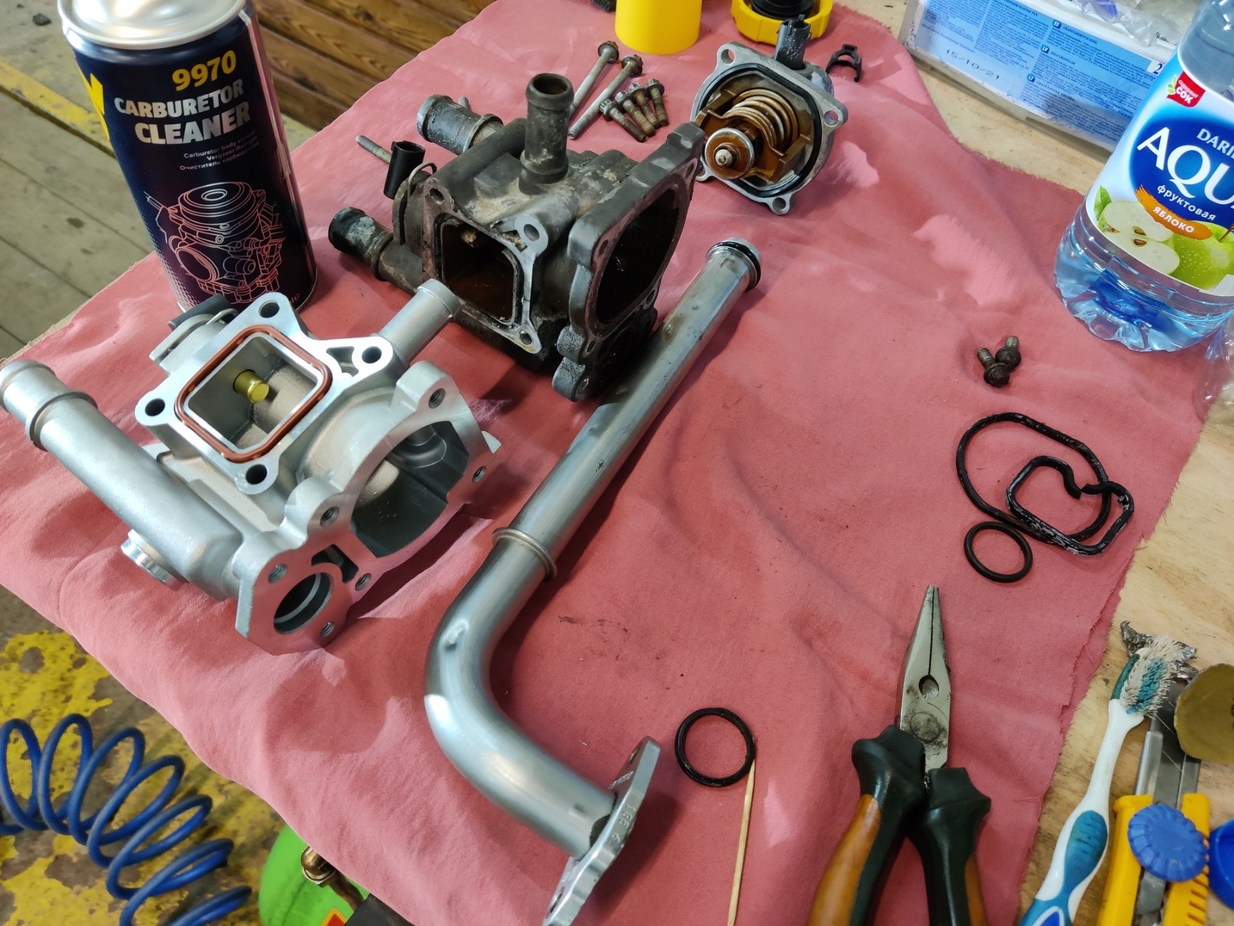 50. Замена корпуса термостата — Opel Vectra C, 1,8 л, 2006 года ...