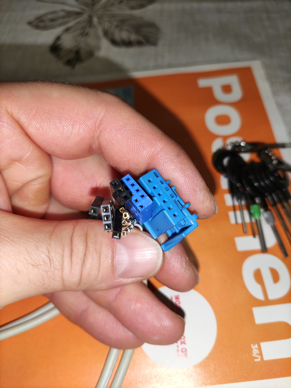 6Q0972706 РАЗЪЕМ 6 PIN BLUE VAG | Запчасти на DRIVE2