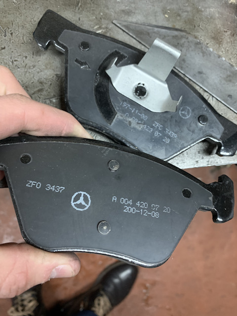 A0044200720 Комплект колодок тормозных Mercedes | Запчасти на DRIVE2