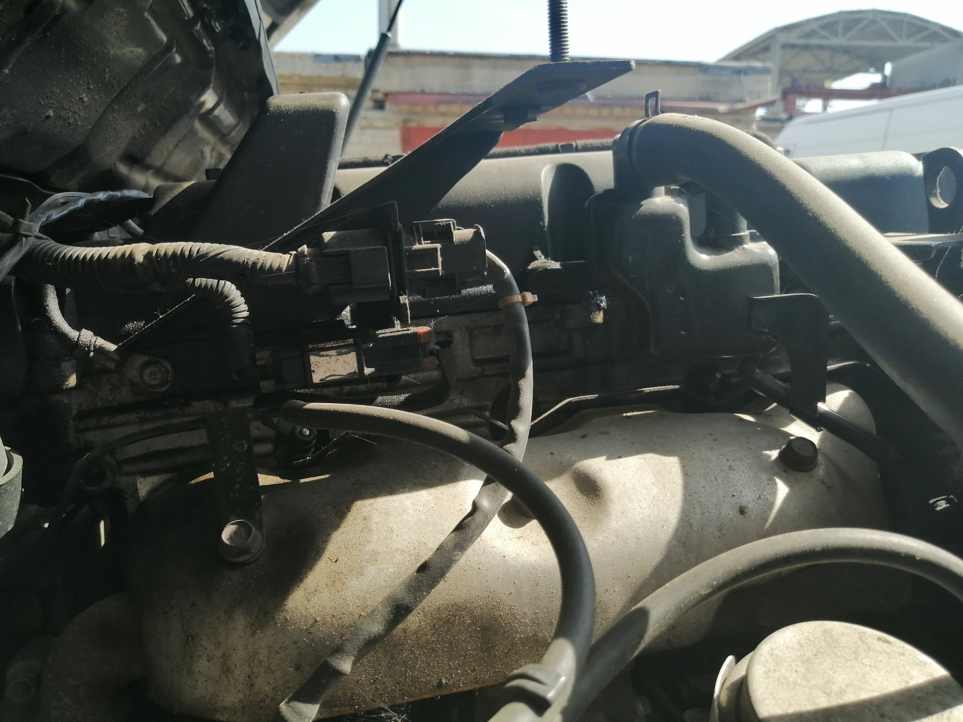 КЛАПАННАЯ КРЫШКА лопнула. — KIA Sorento (1G), 2,5 л, 2007 года ...