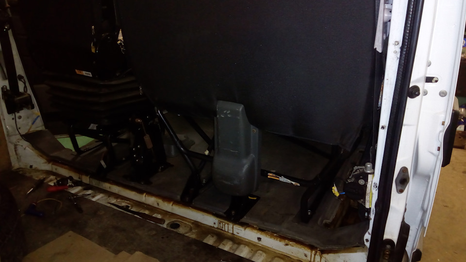 Привожу в порядок салон. — Iveco Daily (4G), 2,3 л, 2010 года | своими ...