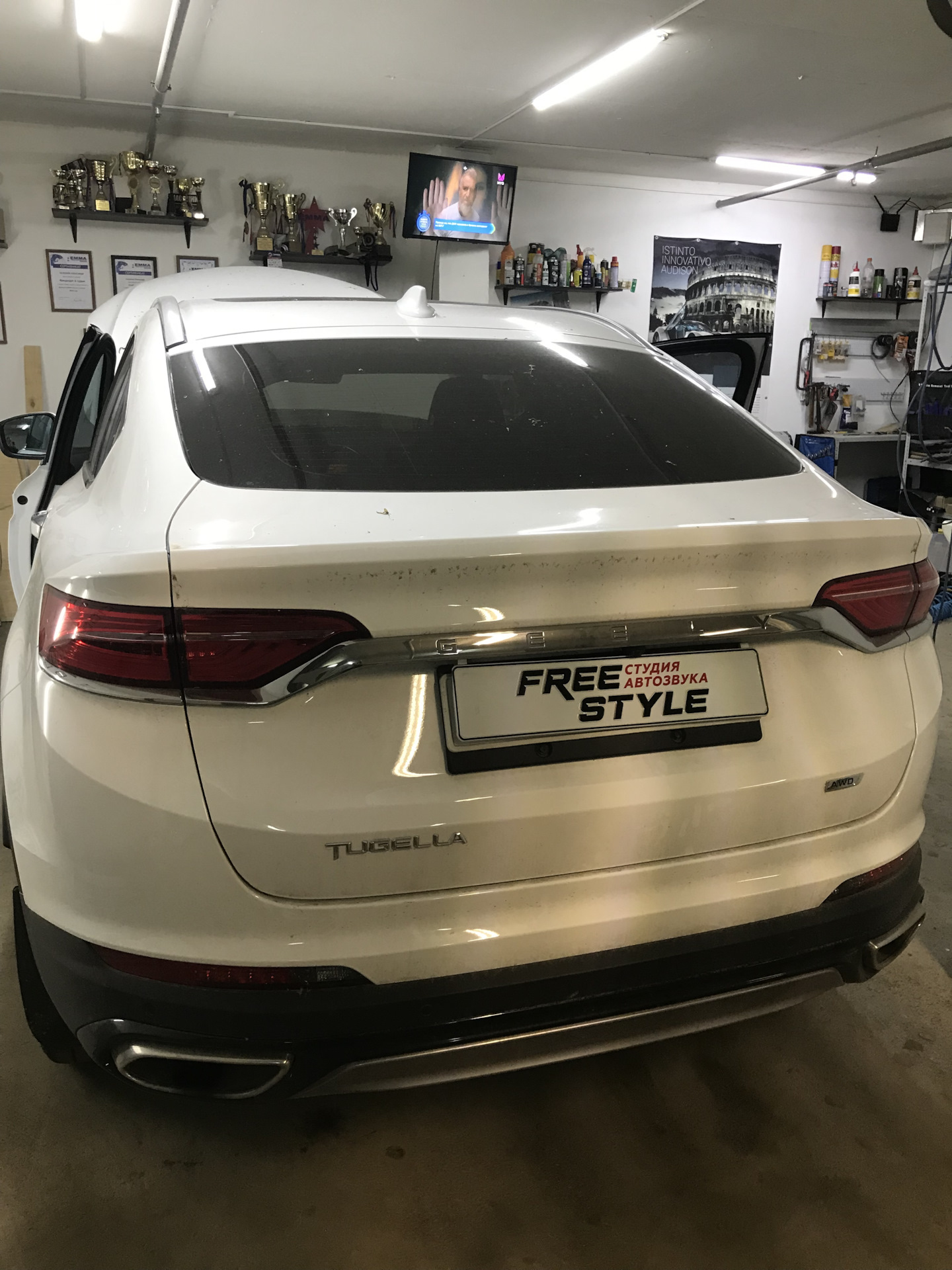 Geely Tugella AMP + Hertz — FreeStyle на DRIVE2