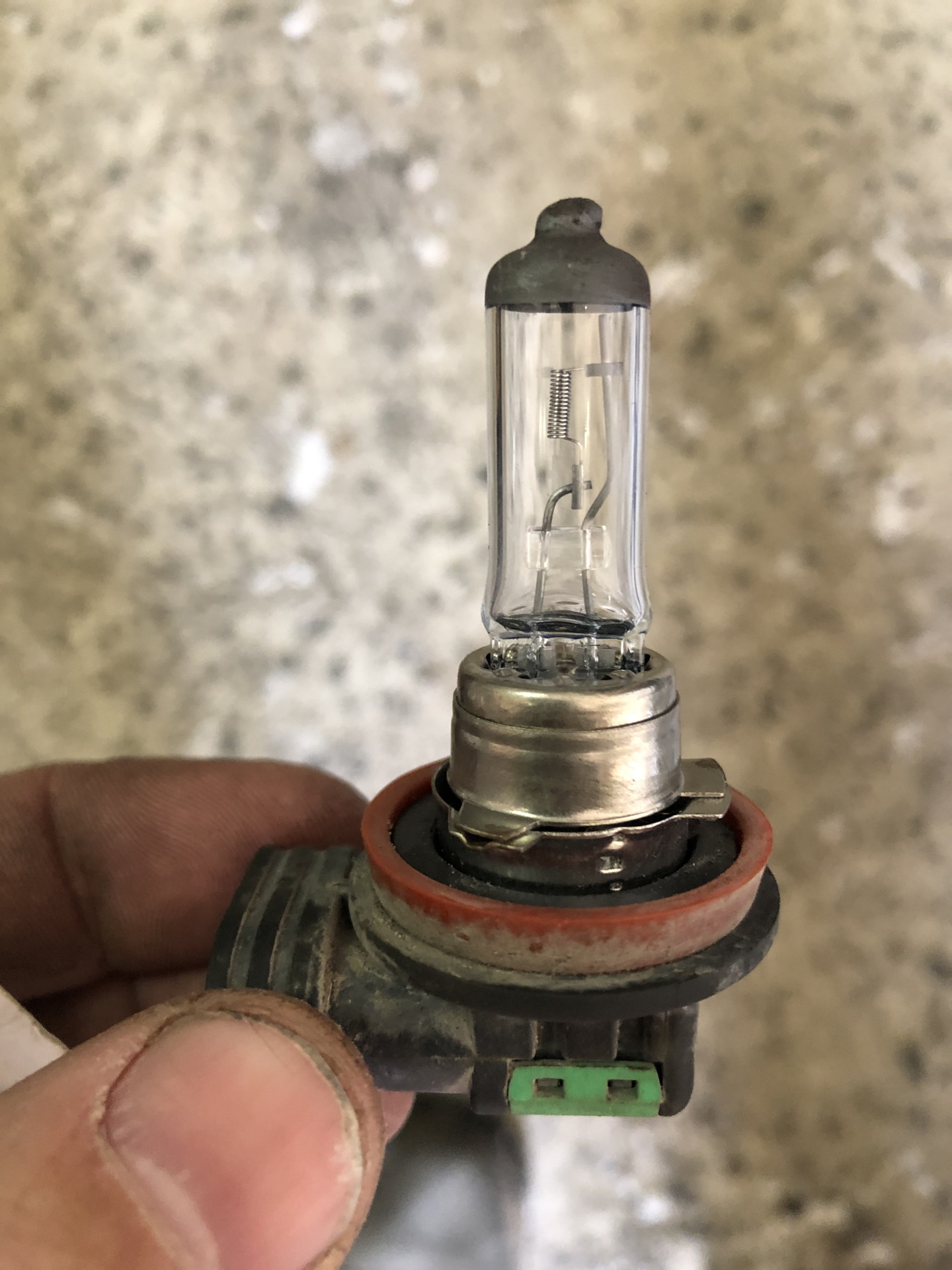 #2 «Первое ТО! Лампочка туманки!» — Toyota Voxy (1G), 2 л, 2006 года | плановое ТО | DRIVE2