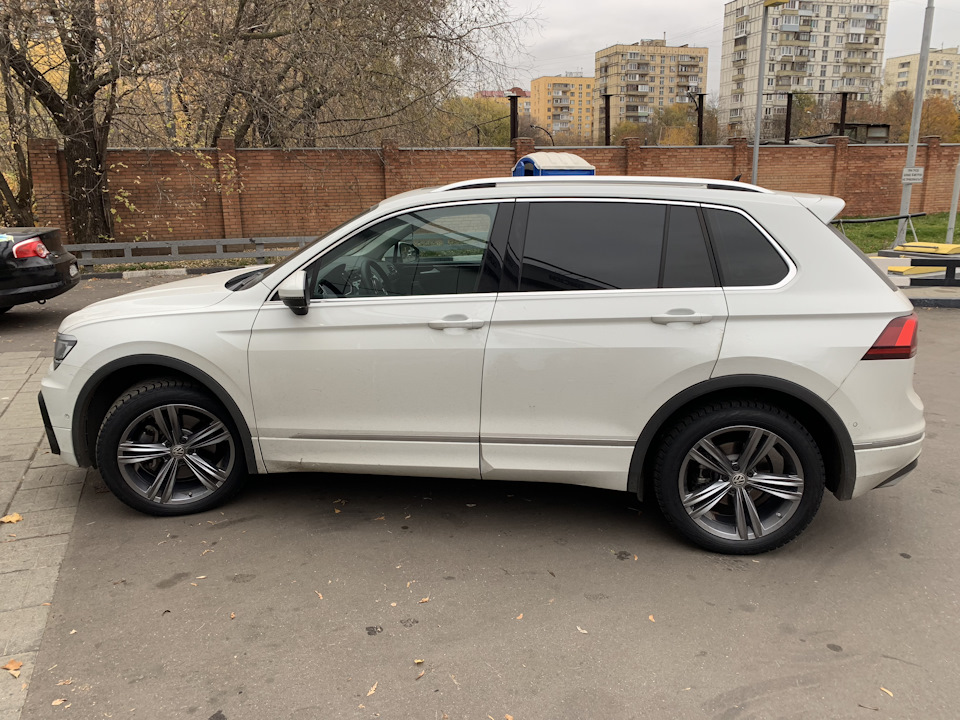 Зимние шины NOKIAN HAKKAPELITA R3 SUV XL 235/50R19 на VW TIGUAN 2 MQB ...