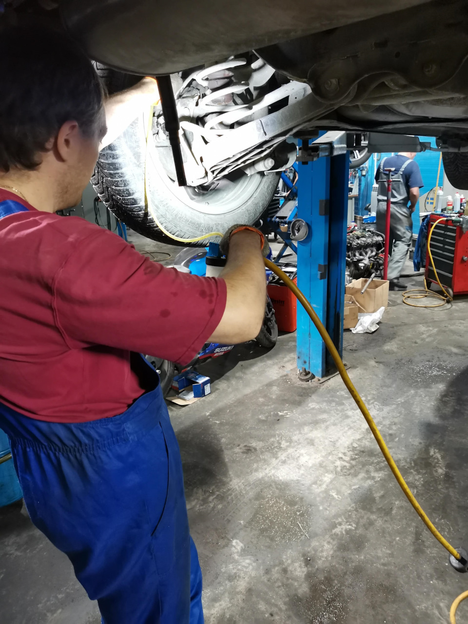 Замена подшипника кондиционера — Volvo XC60 (1G), 2,4 л, 2014 года ...