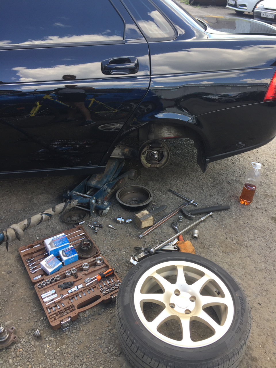 Снова задние ступичные😬 — Lada Приора седан, 1,6 л, 2015 года ...