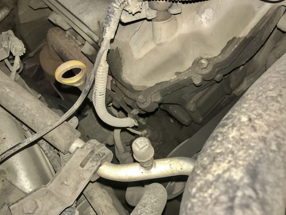 Замена прокладки клапанной крышки. Грязный мотор. — Toyota Land Cruiser ...