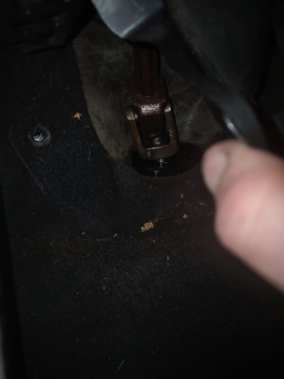 Утечка жижи ГУРа найдена. — Skoda Octavia A4 Mk1, 1,8 л, 2004 года ...