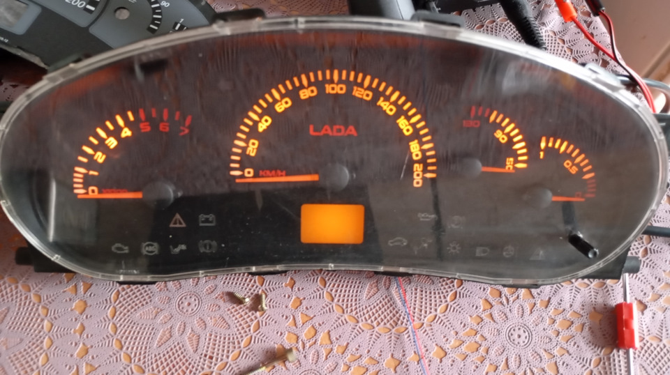 Приборная панель ПРИОРА 1, новая шкала и рыжая подсветка — Lada 21093 ...