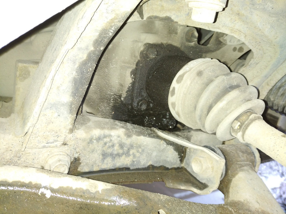 сальник правой полуоси. — Suzuki Grand Vitara (2G), 1,6 л, 2007 года ...