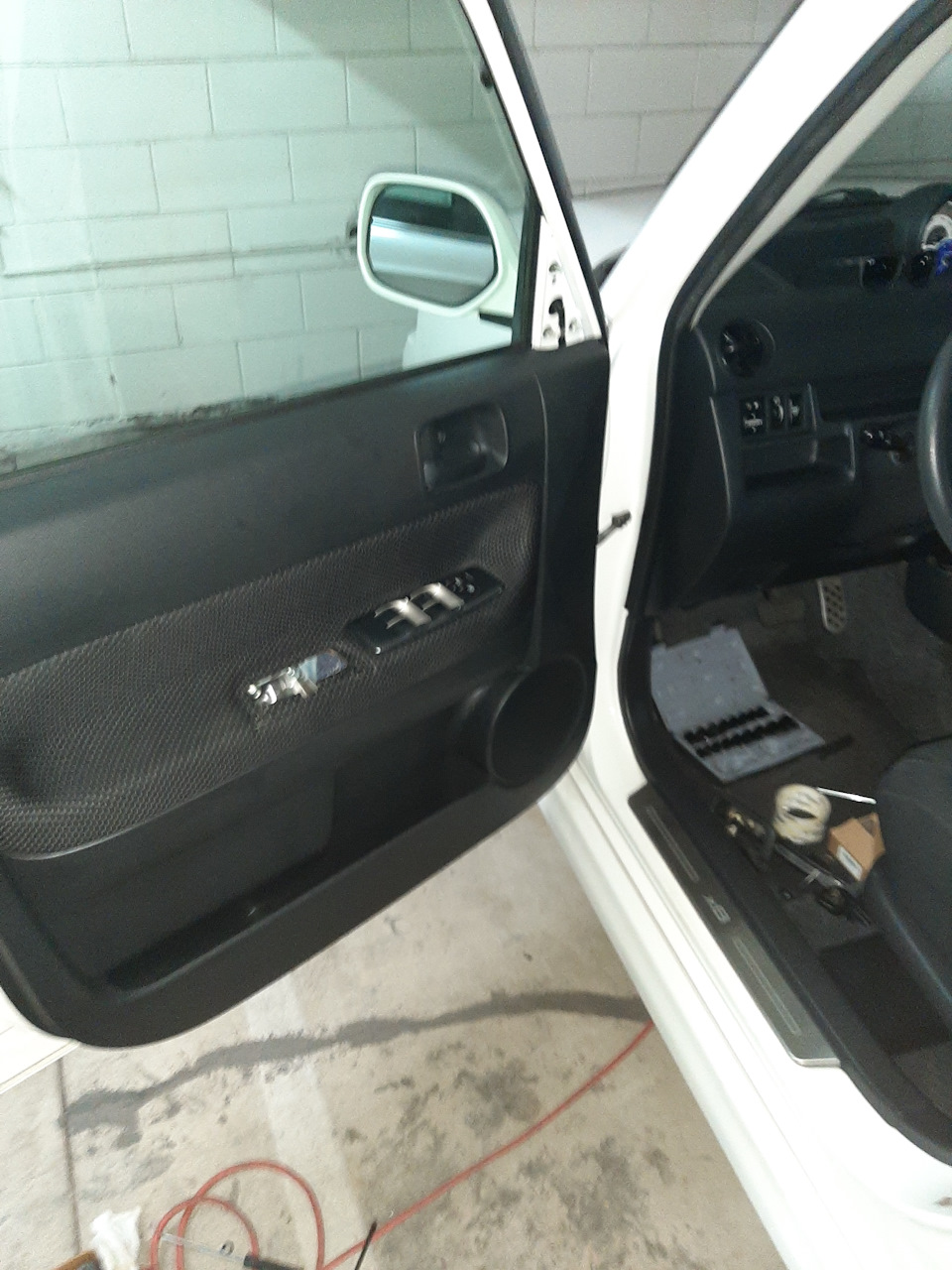 Актуатор замка водительской двери. — Scion xB I, 1,5 л, 2005 года ...