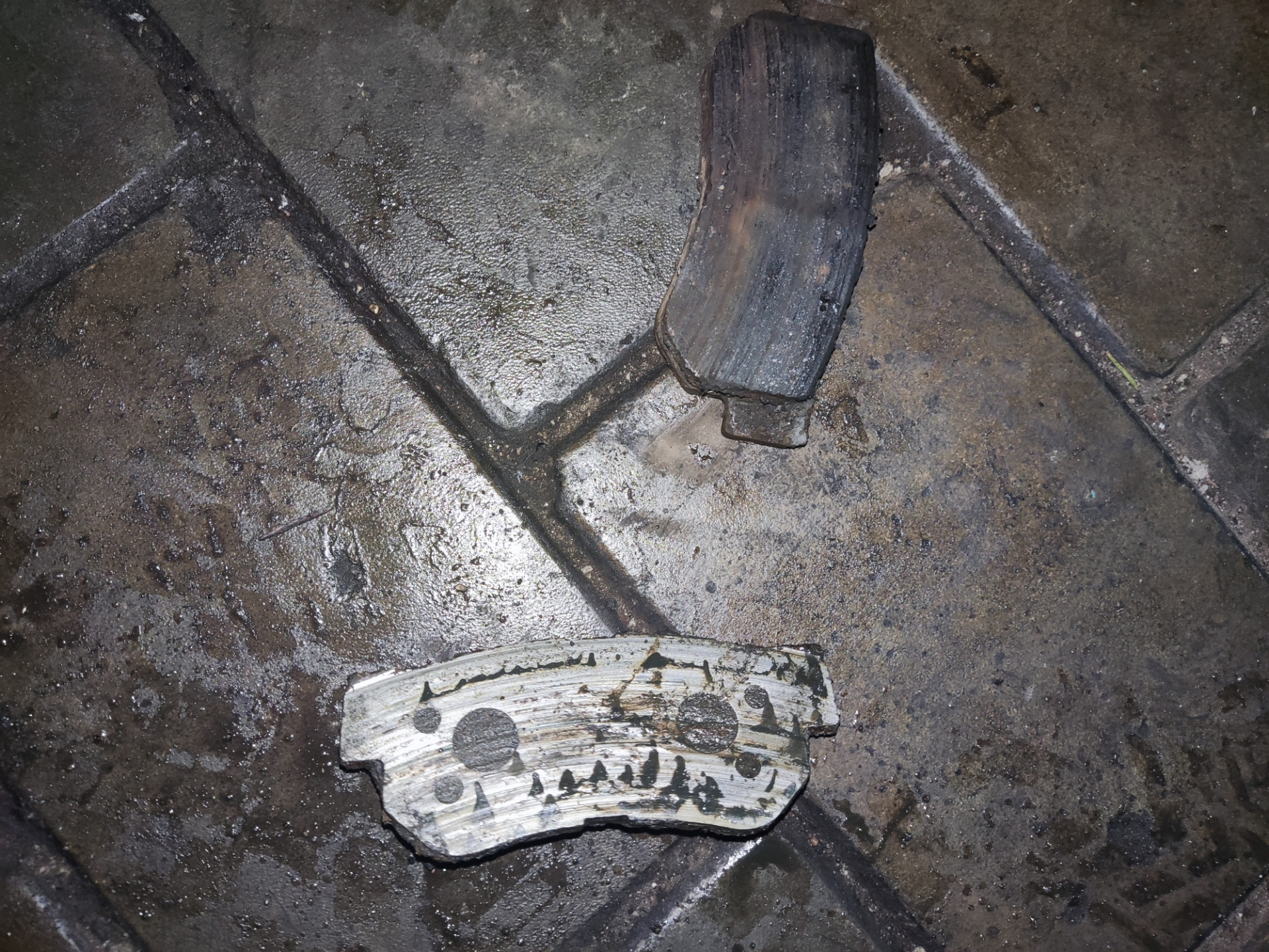 Обслуживание задних тормозов — Hyundai Tucson (JM), 2,7 л, 2007 года ...