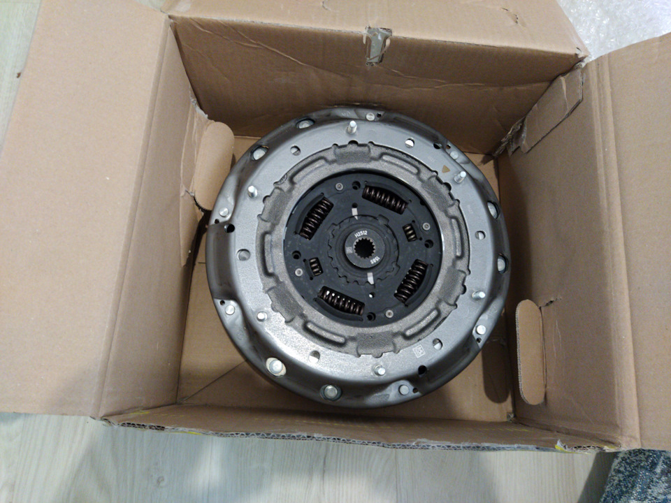 Замена сцепления PowerShift — Ford Focus Wagon III, 1,6 л, 2012 года ...