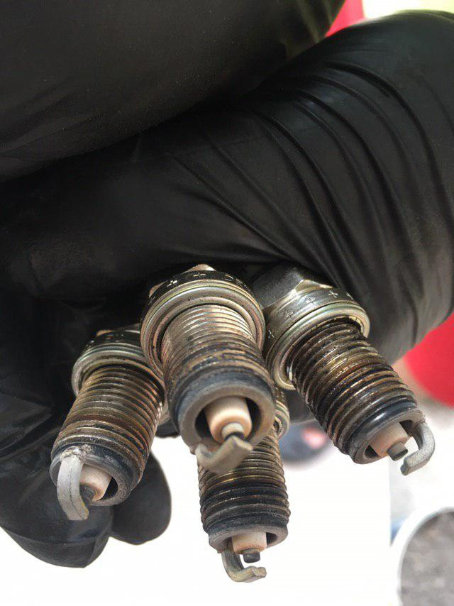 Замена свечей на BOSCH 0242236618 FR7DPP30T 0,8 PLATIN*** — Peugeot 206 ...