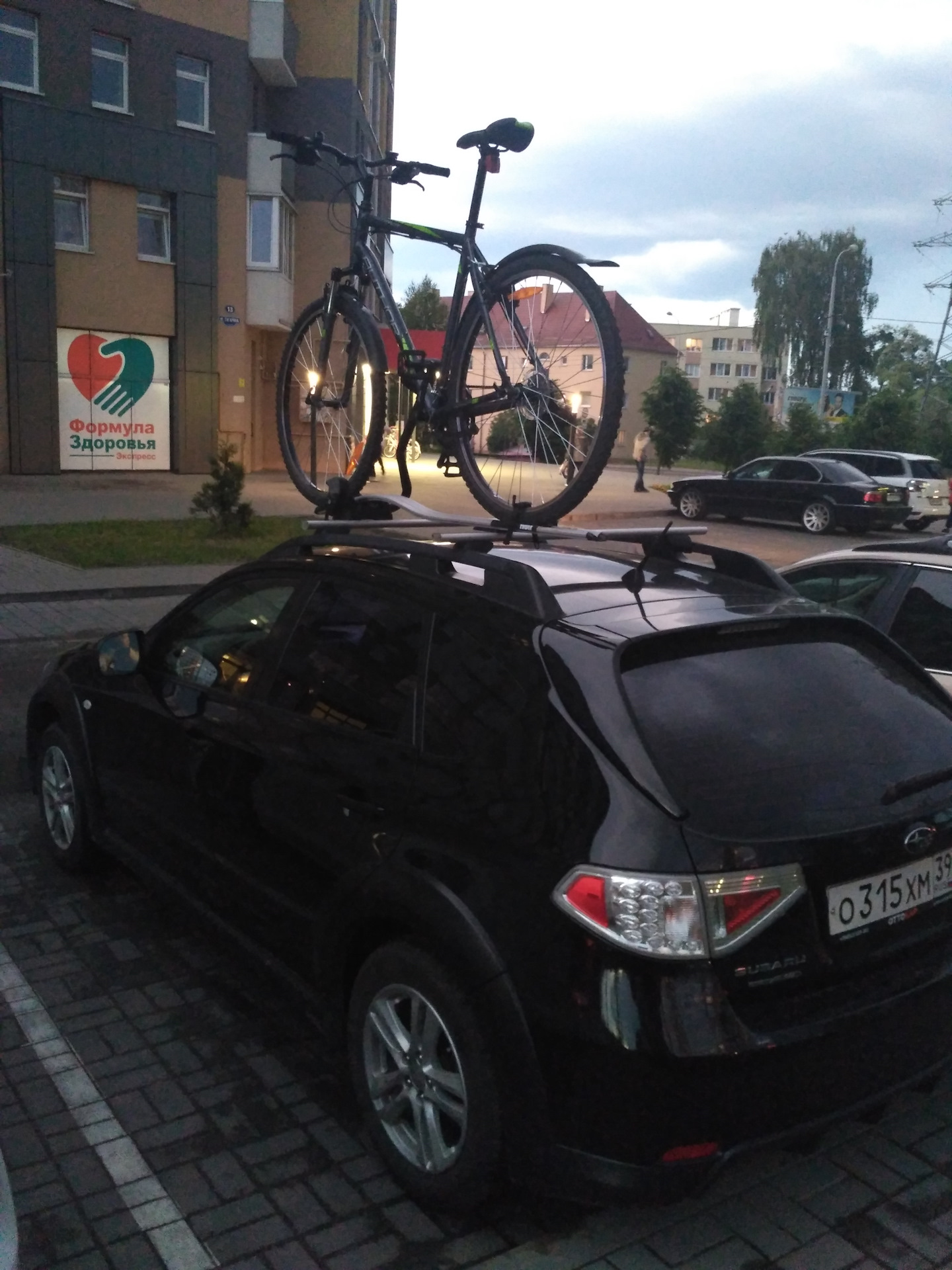 Крепление для велосипеда на крышу — Subaru Impreza XV, 2 л, 2010 года ...