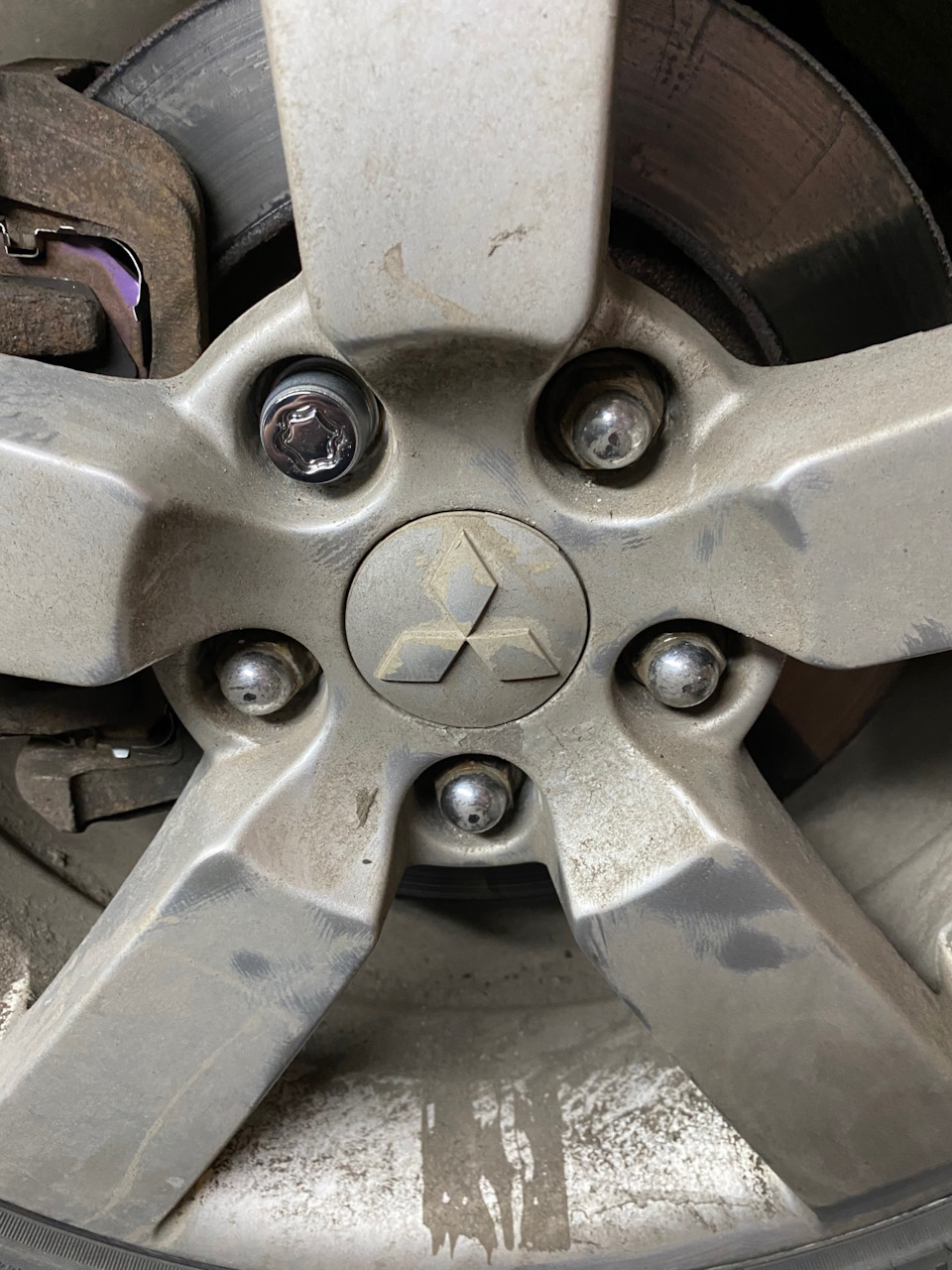 Замена тормозной и гидравлической жижи, топливного фильтра и по мелочи ...