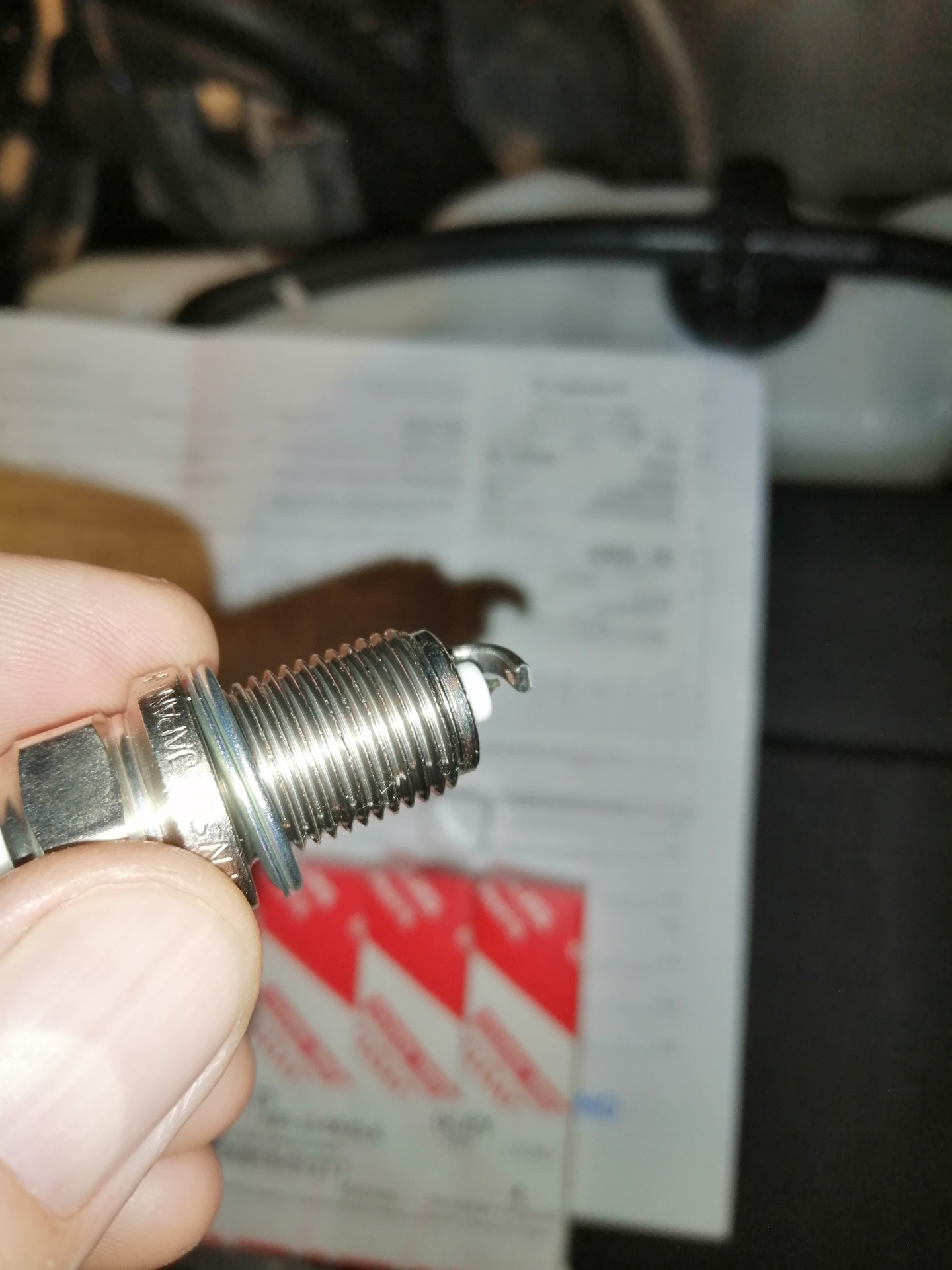 Замена свечей зажигания Denso SK16R11 Toyota Camry 50 — Toyota Camry ...