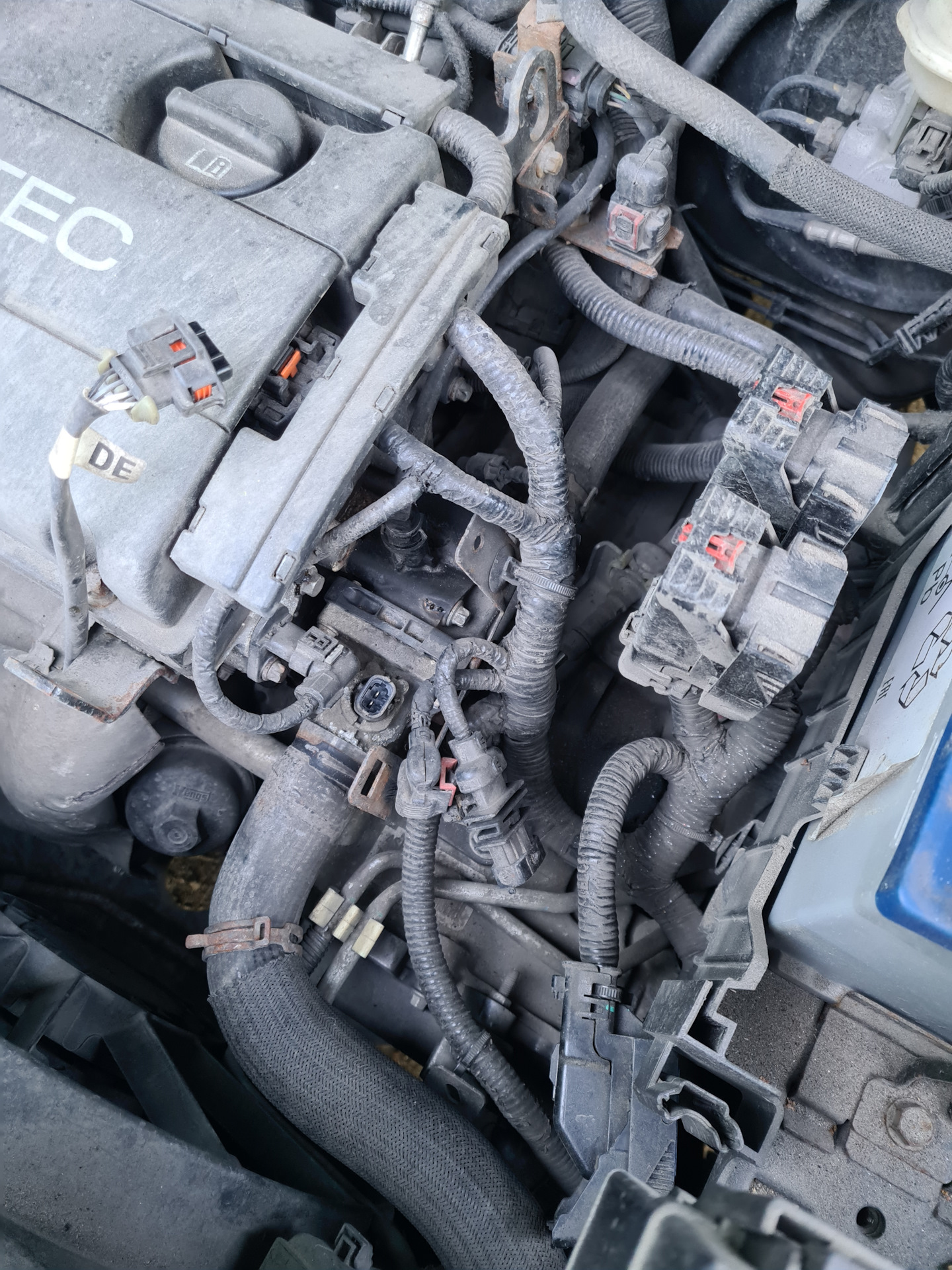 Замена термостата + корпуса, трубок обогрева дросселя — Opel Mokka (1G ...