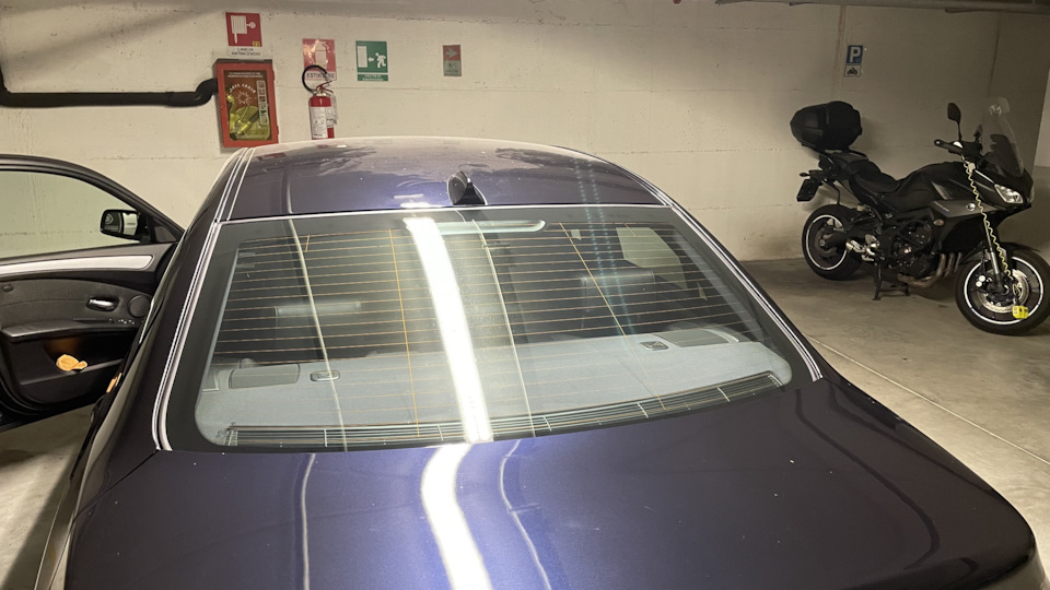 Молдинг заднего стекла и фар — BMW 5 series (E60), 3 л, 2007 года ...