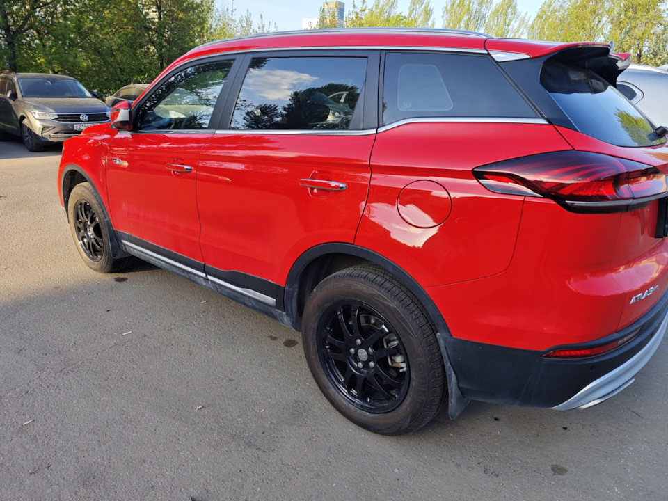 Летние тапки — Geely Atlas Pro, 1,5 л, 2022 года | колёсные диски | DRIVE2