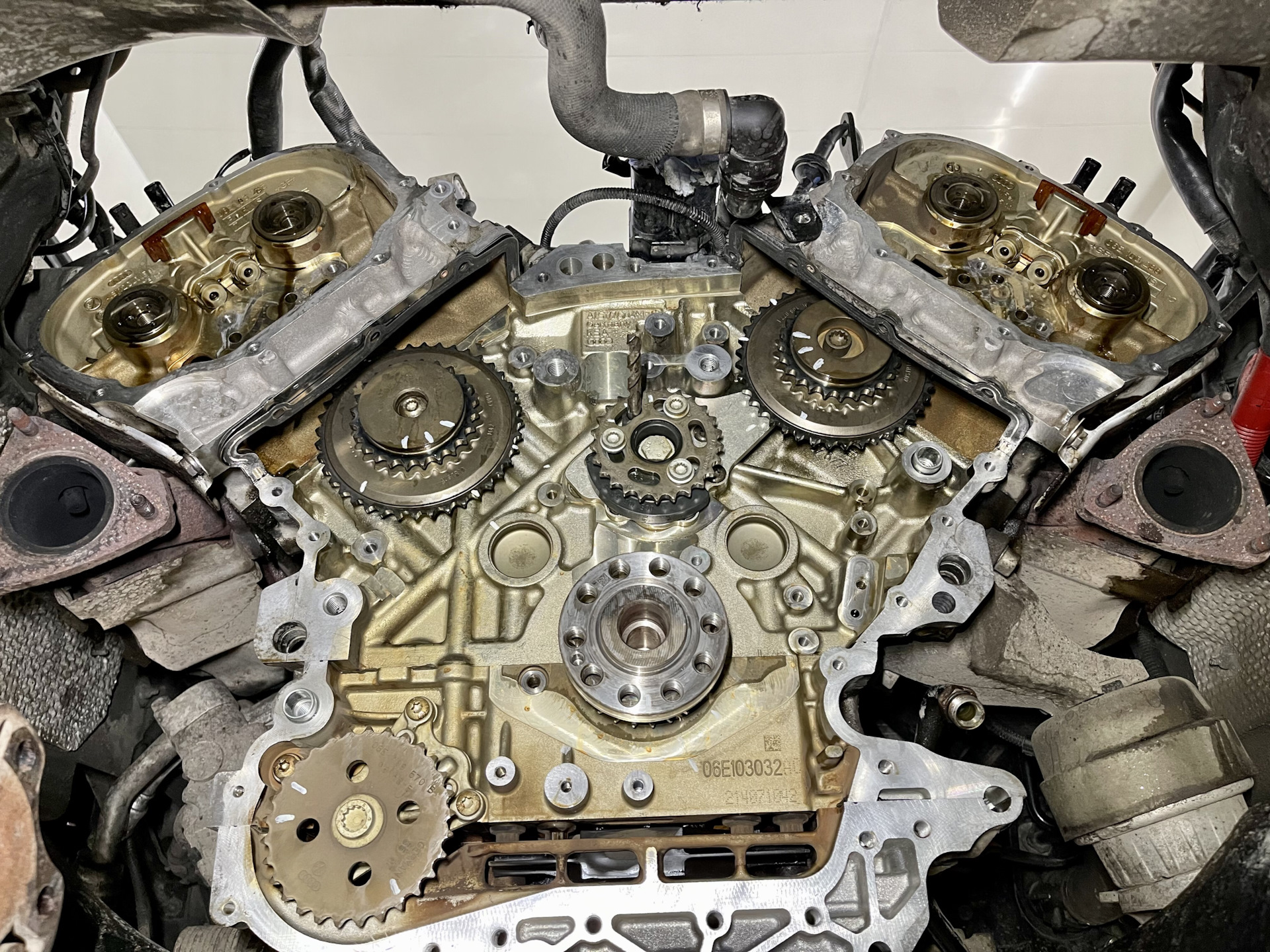 Замена цепей ГРМ 2.8 BDX — Audi A6 (C6), 2,8 л, 2008 года | плановое ТО ...