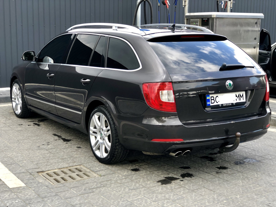 Ну как такую красоту не показать вам — Skoda Superb Combi (Mk2), 2 л ...