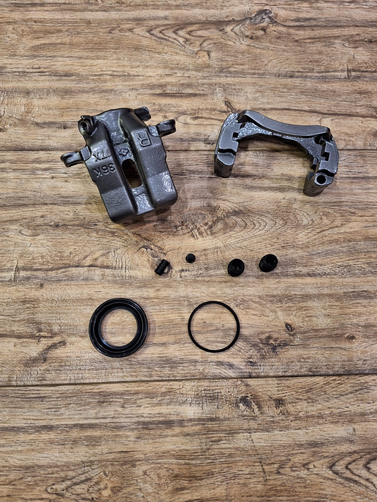 Обслуживание передних и задних тормозов + покраска порошком суппортов и ...